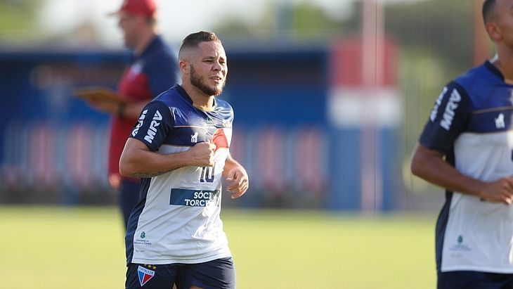 Top 10 Shortest soccer/football players in the world - Sportszion